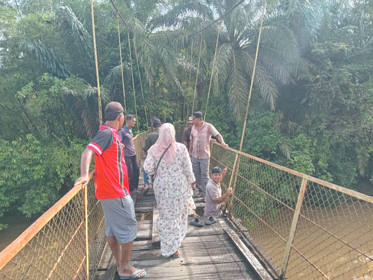 Terancam Putus, PUPR Akan Perbaiki Jembatan Gantung Penghubung Gampong Kajeung-Drien Sibak